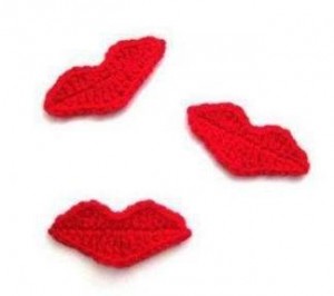 Crochet Lips Motif ⋆ Crochet Kingdom