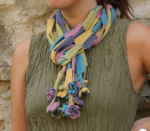 Spring crochet scarf with flowers free pattern ⋆ Crochet Kingdom