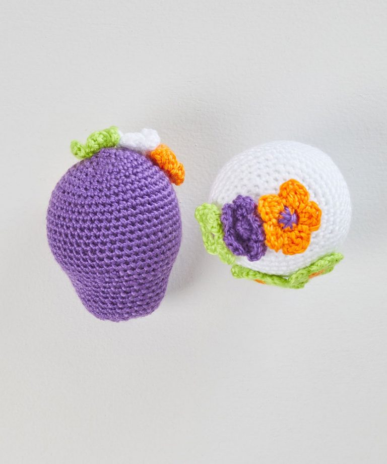 Free Pattern for Sweet Crochet Sugar Skulls ⋆ Crochet Kingdom