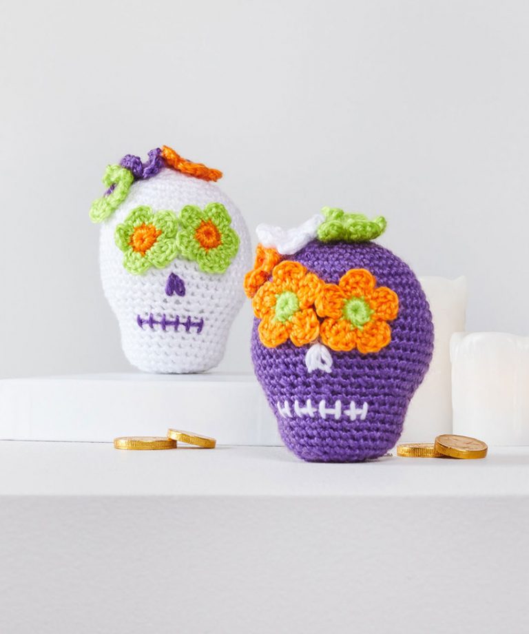 Free Pattern for Sweet Crochet Sugar Skulls ⋆ Crochet Kingdom
