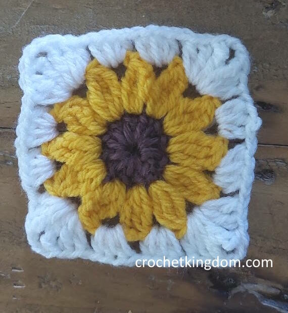 Free Sunflower Crochet Granny Square Pattern with Video ⋆ Crochet Kingdom